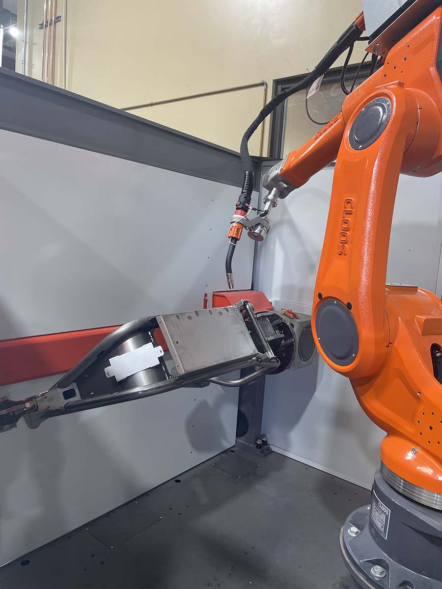 Welding Robotic Cell - MetzFab Industries